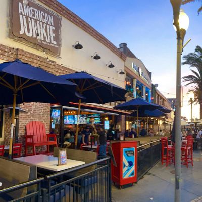 Sunset Vibes Silent Disco @ American Junkie / Hermosa Beach, American Junkie, Hermosa Beach, 5 ...