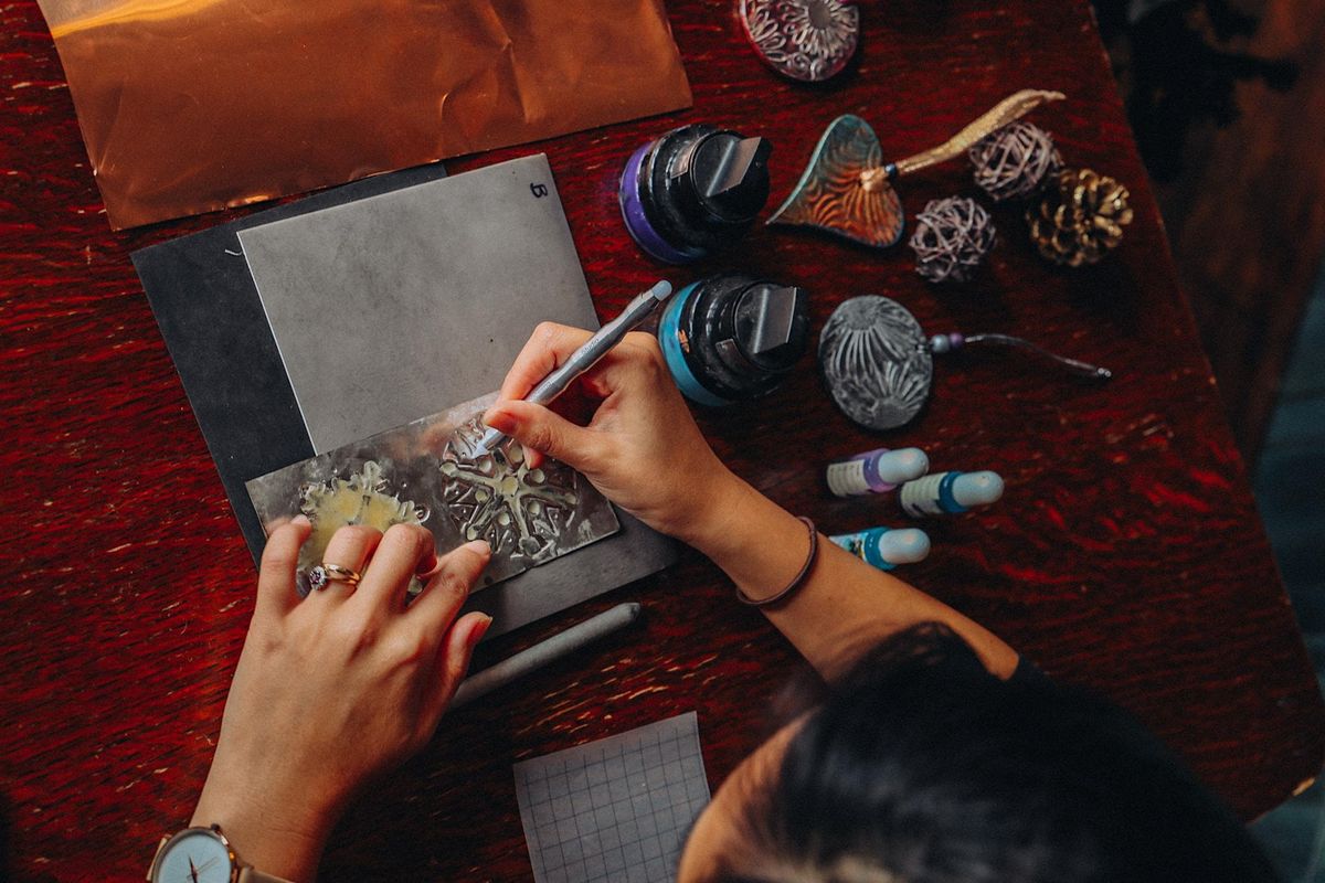 Metal Embossing Tree Decor & Mulled Wine, KILO|ZIRO Cafe Bar & Refill ...