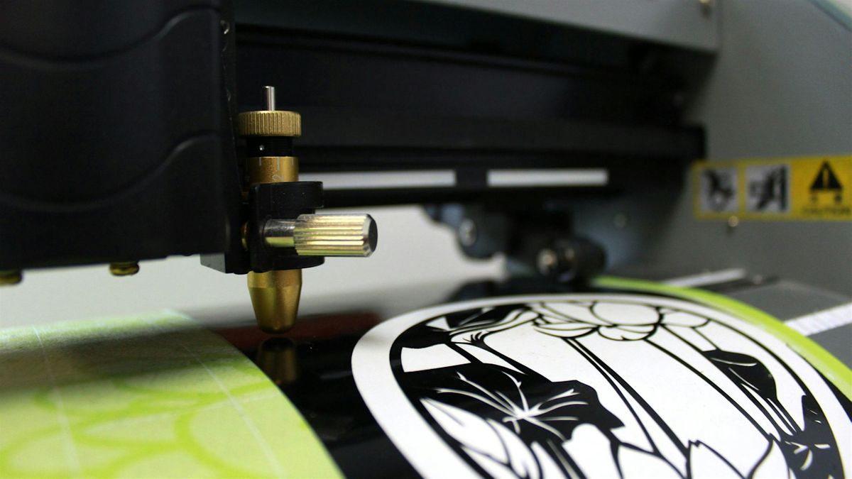 Vinyl Plotting: Making Decals and Stencils, Maker Cube, Langley, 26 ...