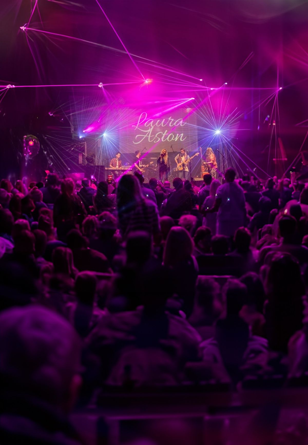 Laura Aston and her LA Band live in Leeds, The Leeds Irish Centre, 29 ...