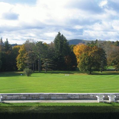 Great Lawn Supper Series, Canyon Ranch, Lenox, MA, USA, 3 May 2024 ...