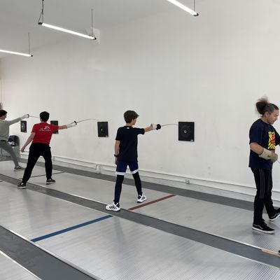 Beginner Adult Fencing Classes - Epee & Foil, San Francisco Fencing ...