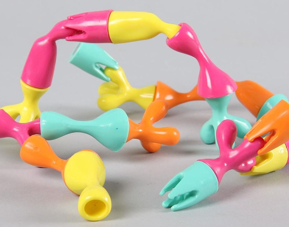 AUB Open Lectures presents: Making Connections: Visitors, Objects ...