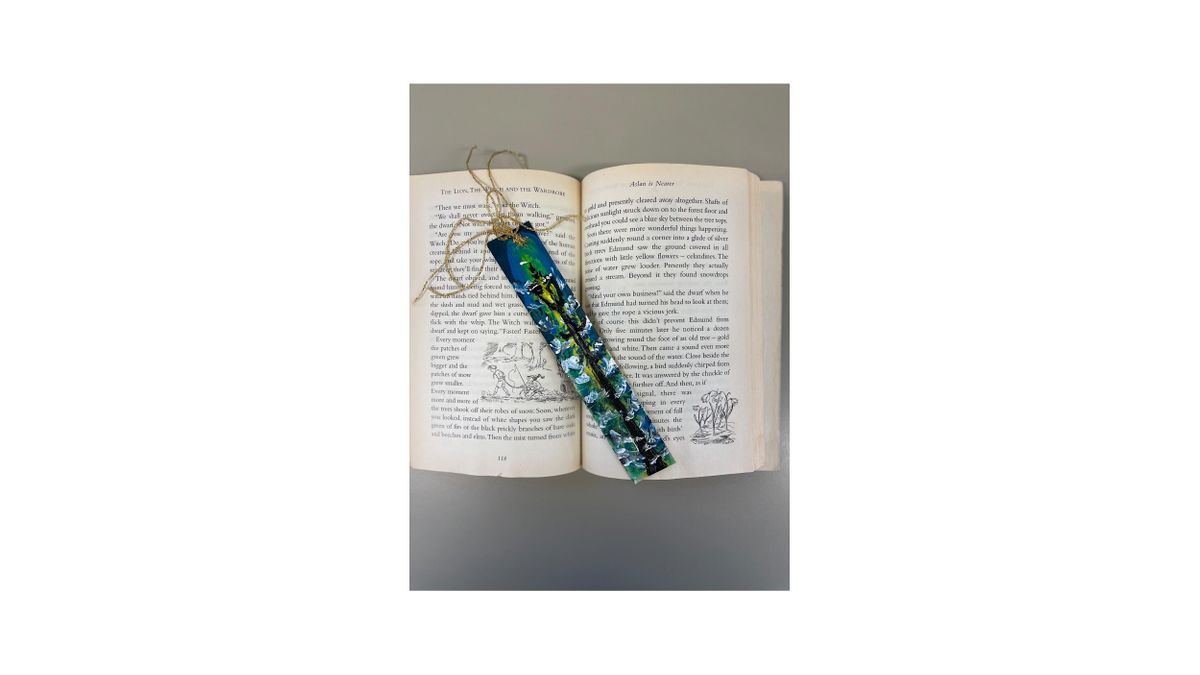 Lamp post bookmarks (Kandos Library ages 9-12), Kandos Library, 12 ...
