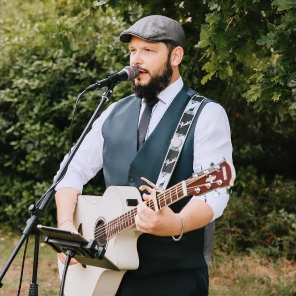 CJ Hatt Acoustic Guitarist/Harmony Singer ? , The Wharf, Newark upon ...
