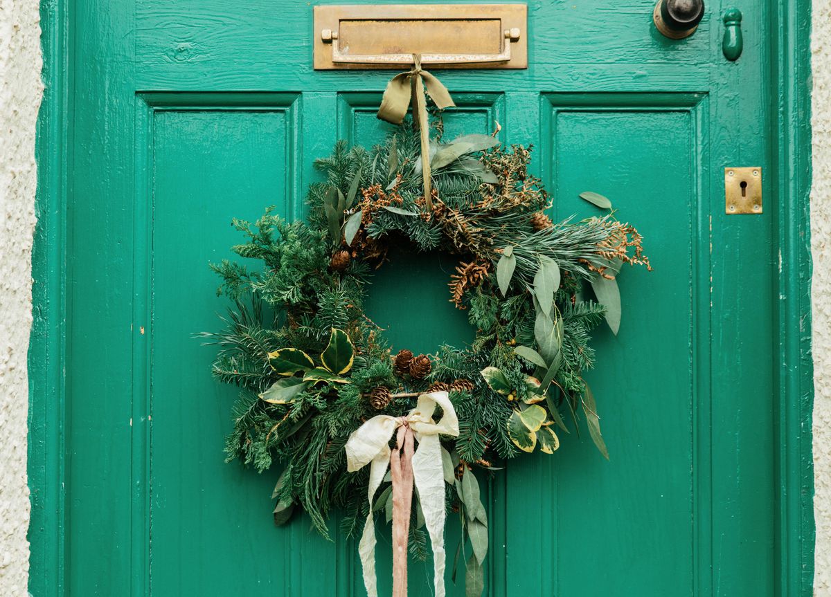 Wreath making and Hand Dye your own silk ribbons using natural pigments ...