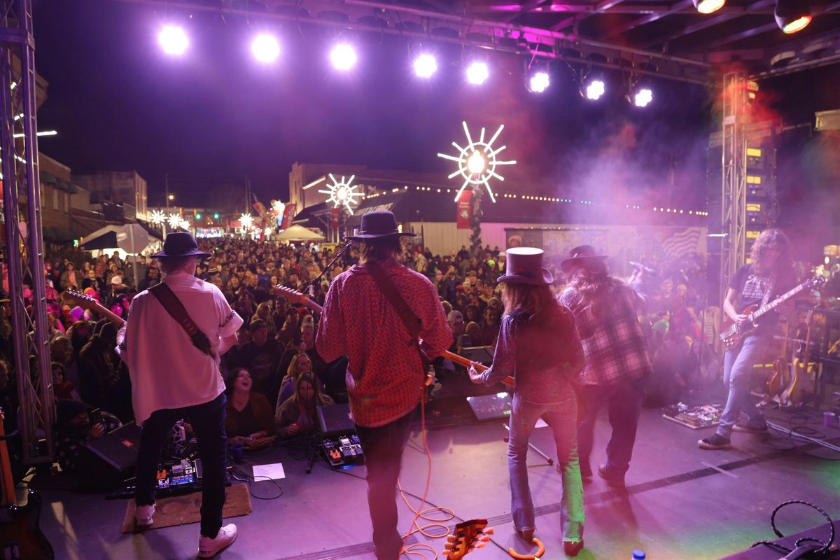 The Possum Drop New Years Eve Celebration Tallapoosa, GA. Dec. 31, 2024 ...