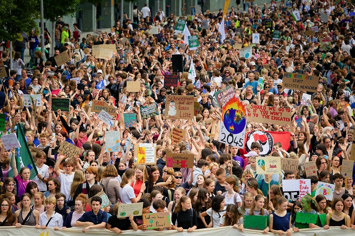 Luisa Neubauer: Organizing for Climate Justice & Democracy, Deutsches ...