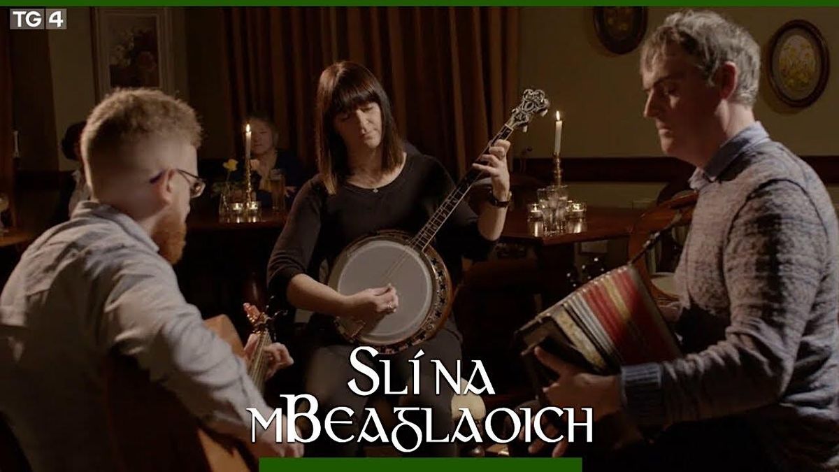 Banjo workshop with Cliodhna Costello at Patrick OKeeffe Festival, St ...