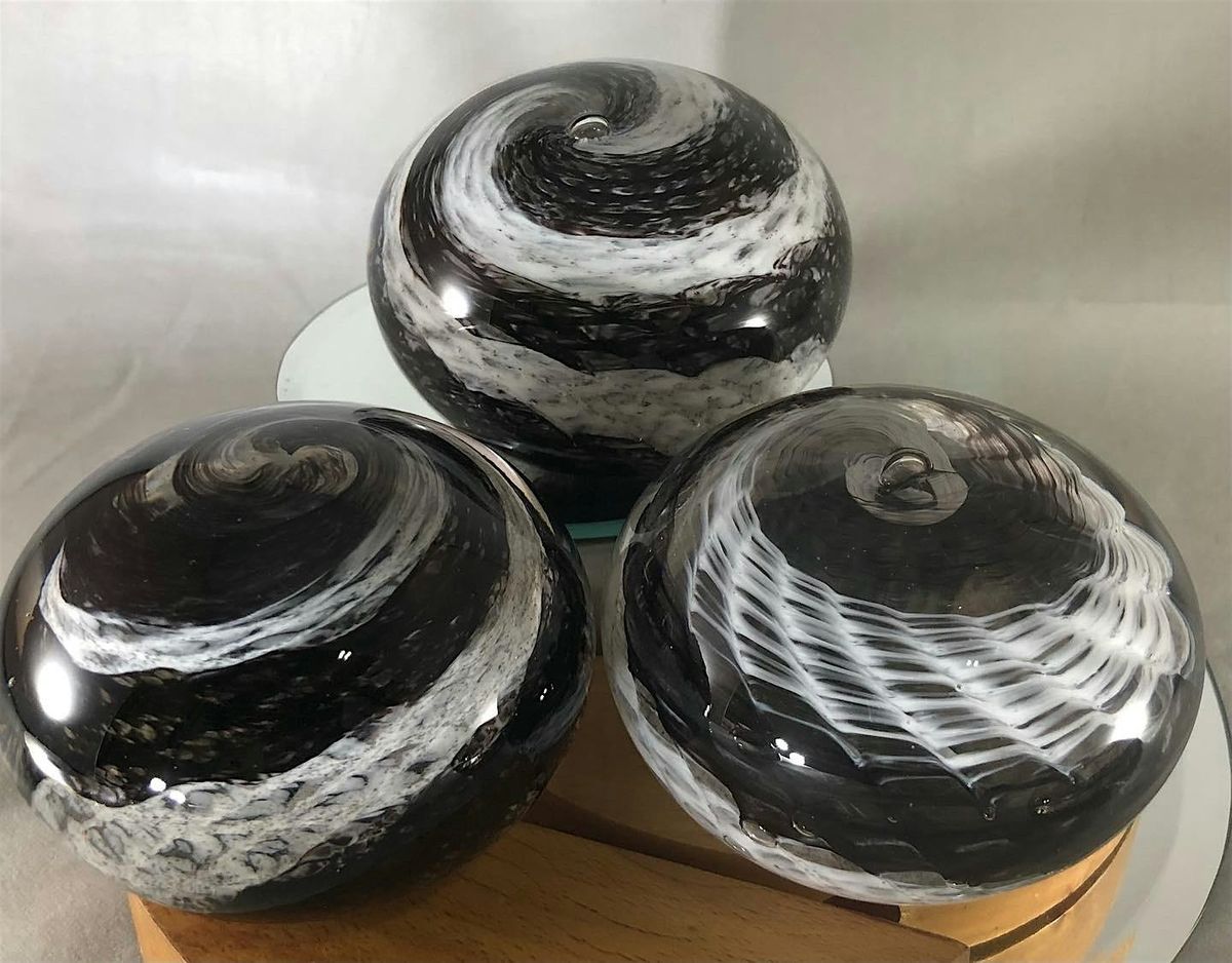 Indy 500 Race Paperweights winningly fun. Flag them across the finish ...