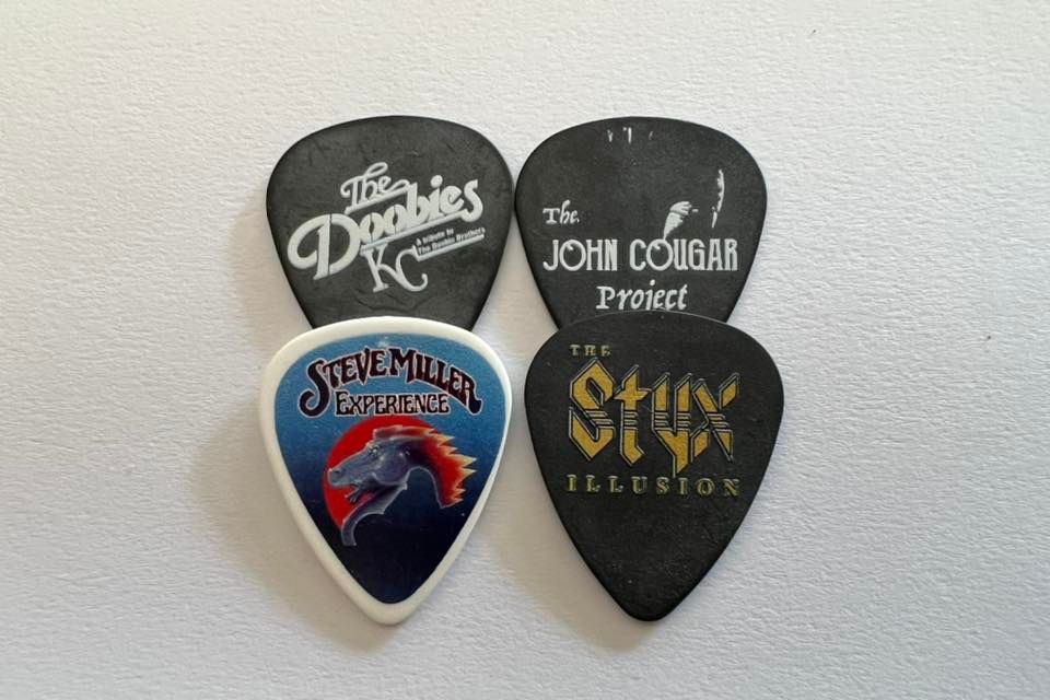 The Monsters of Mock featuring tributes to Styx- Doobie Brothers- John ...