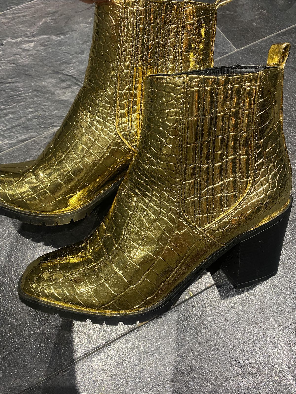 Disco boots workshop, Left Bank Leeds, Burley, 31 January 2024 ...