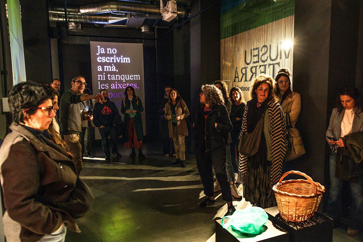 Visita comentada a lexposició "Peus a terra" 27/04/24 - 11.00 h, Museu ...