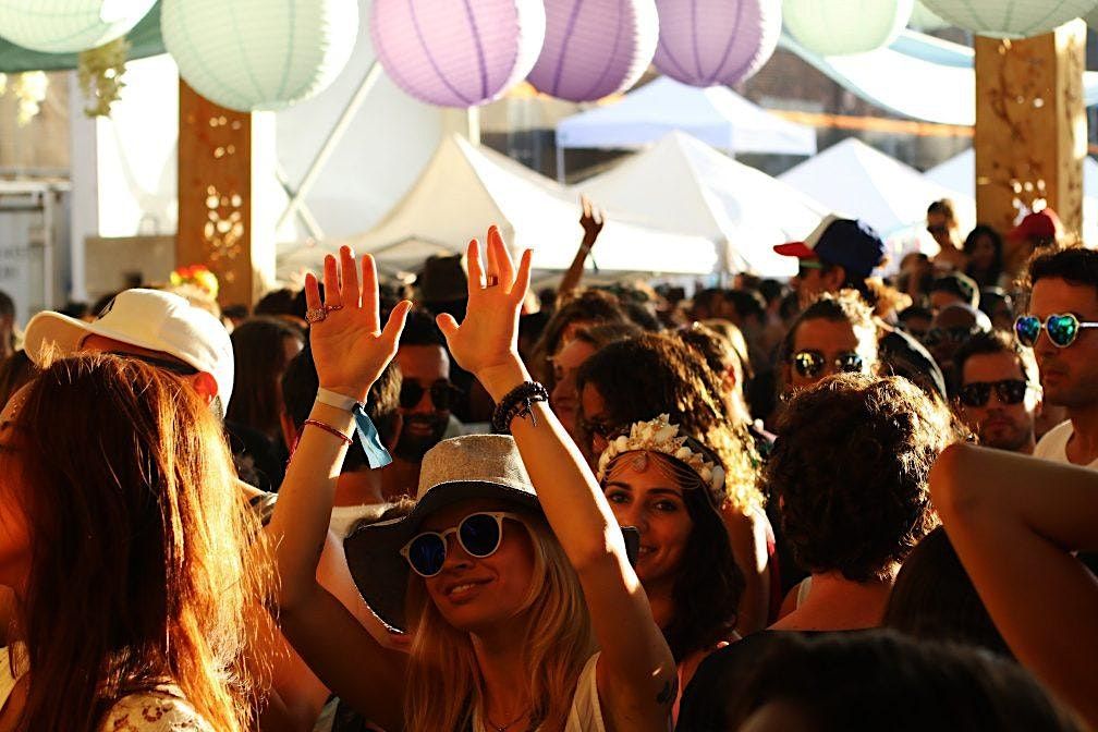Champagne Dreams...the After Brunch Dance Scene, The Park Bar & Grill ...