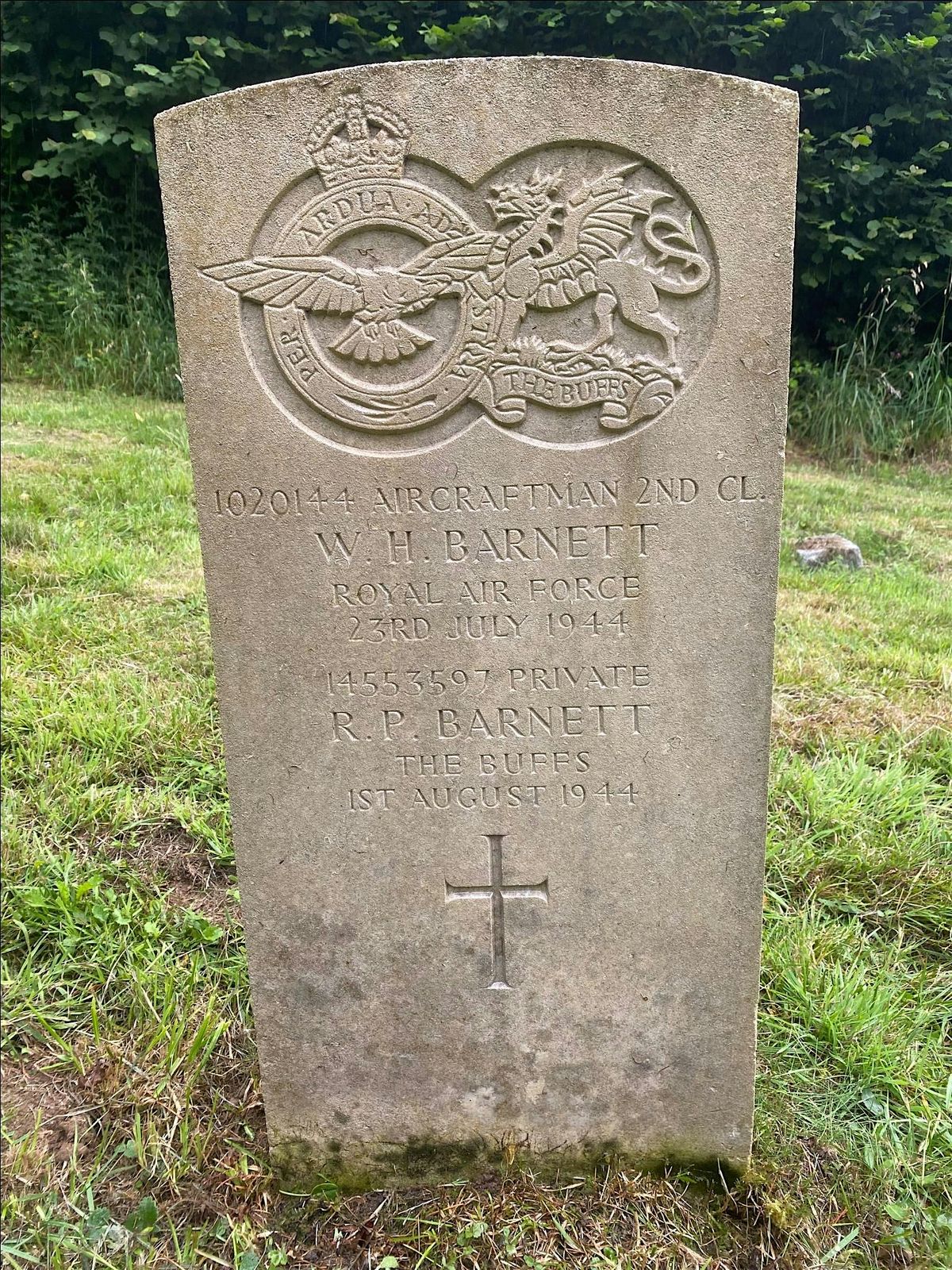 CWGC War Graves Week 2024 - Lodsworth (St Peter) Churchyard, Church ...