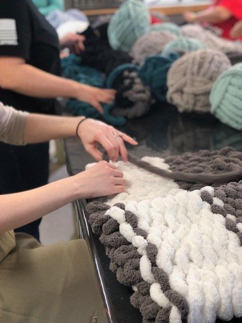 Chunky Knit Blanket Class, Java On Joe, Vine Grove, 2 December 2023 ...