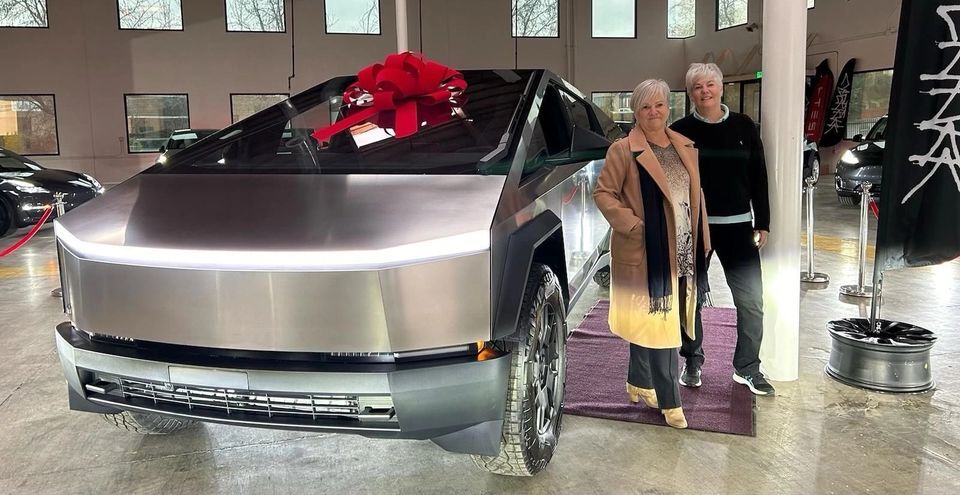 Cybertruck Meet & Greet!, Carlsbad Premium Outlets,Carlsbad CA, Lincoln ...