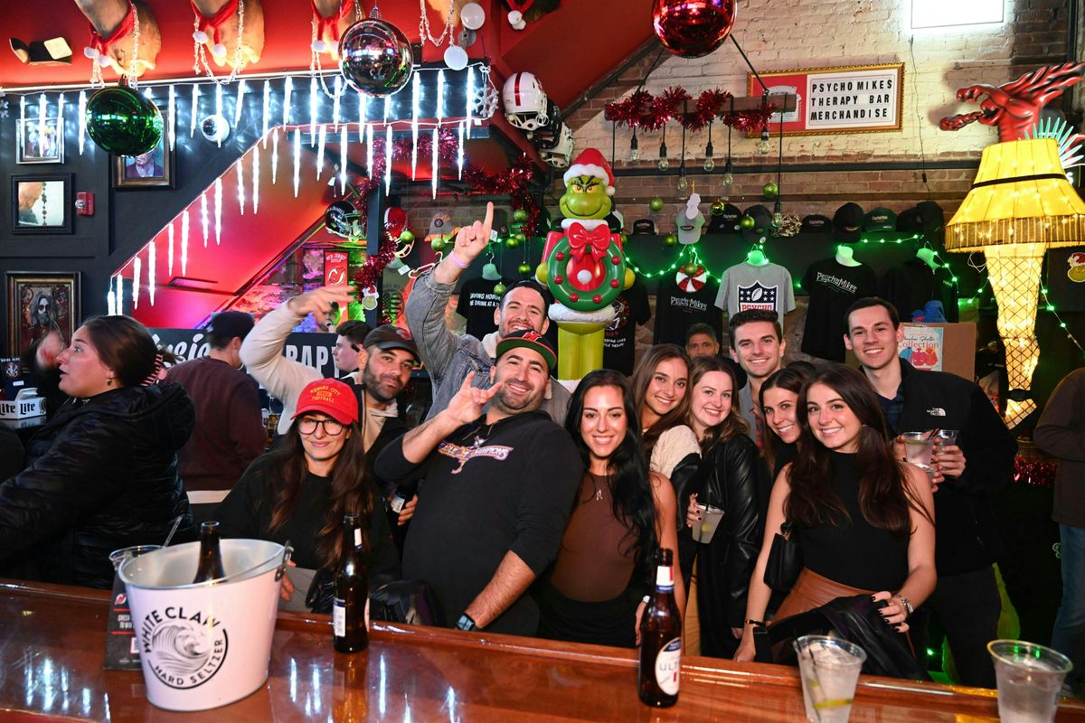 Sing-Along Brunch Holiday Edition at Pig & Parrot Last Resort, Pig and Parrot Last Resort ...