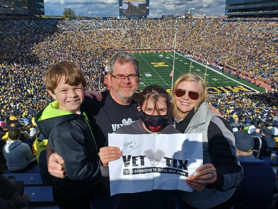 Michigan Wolverines at Northwestern Wildcats Football at Wrigley Field ...