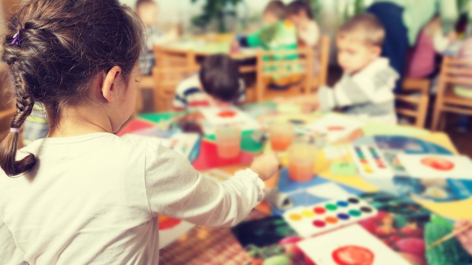 Kids Craft: Cedar Paddle Necklaces with Braxton Wagner (Tulalip ...