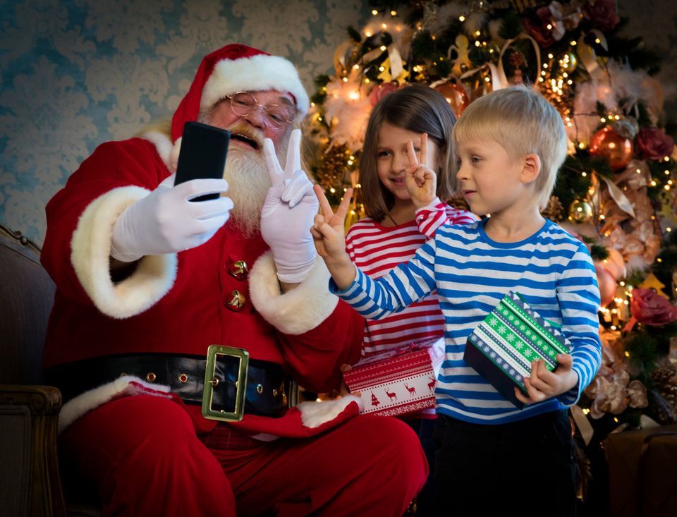 PCI Pediatrics Photos with Santa, 275 10th Street SE, Cedar Rapids, IA 52403, 9 December 2023 ...