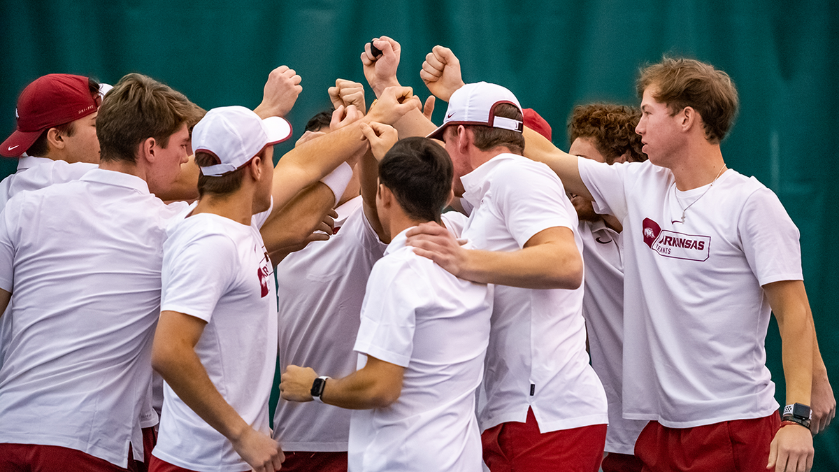 Oral Roberts Golden Eagles at Arkansas Razorbacks Baseball at Baum ...