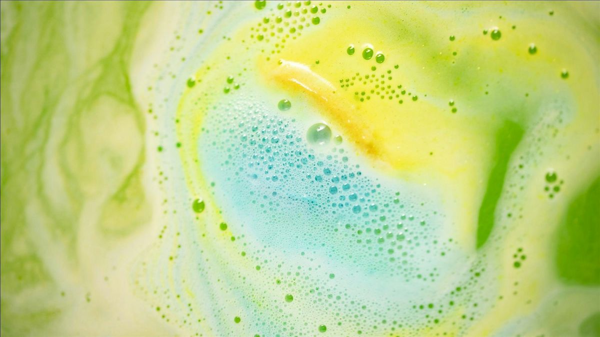 Golden Star Bath Bomb Making @ Lush Bromley, Lush Cosmetics Bromley, 19 ...