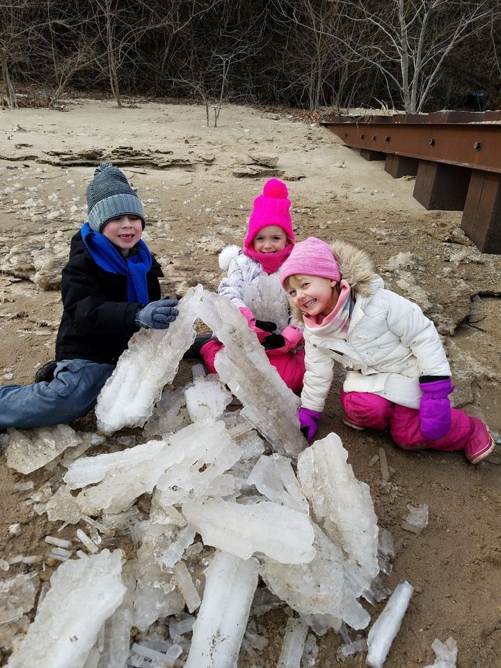 Ice Fort Builders, Rosewood Beach, Highland Park, 20 January 2024 ...