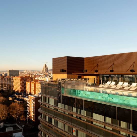 Spritz & Social en Zaatar Pool & Bar, Labtwentytwo Barcelona, a Tribute ...