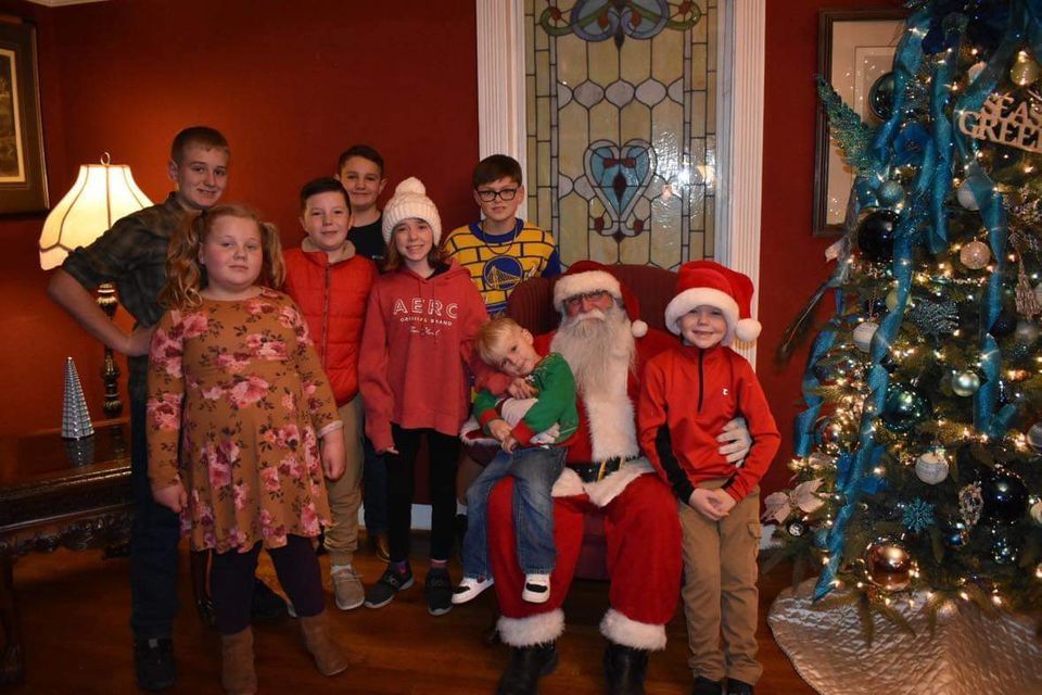 Pictures with Santa, Morgan County Little League, WV, Paw Paw, 17 ...