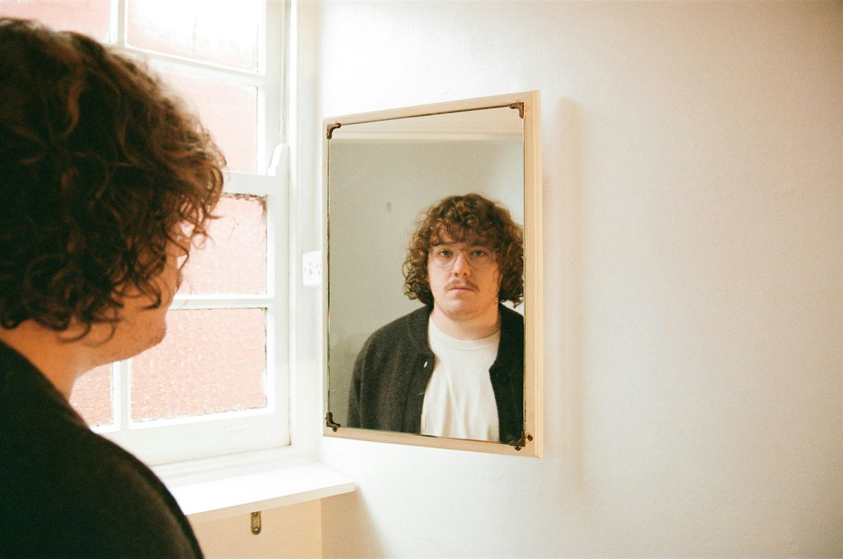 Connor Callahan at The Retreat Hotel Brunswick w/ Erica Avenue + Tooley ...