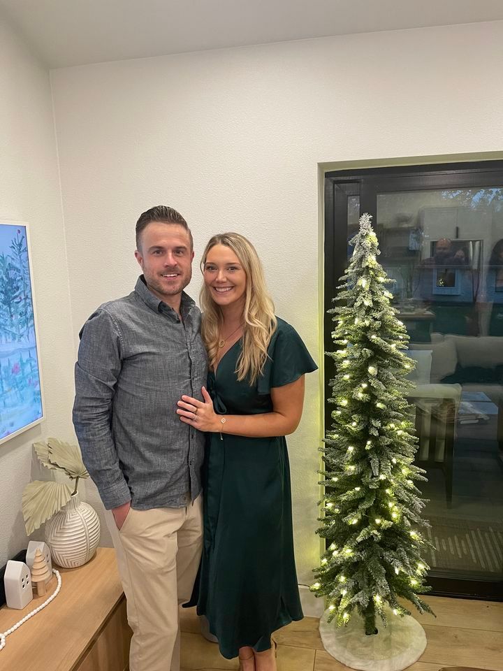 Apache Shores Holiday Launch Event (Santa meet & greet + photos), 14426 ...