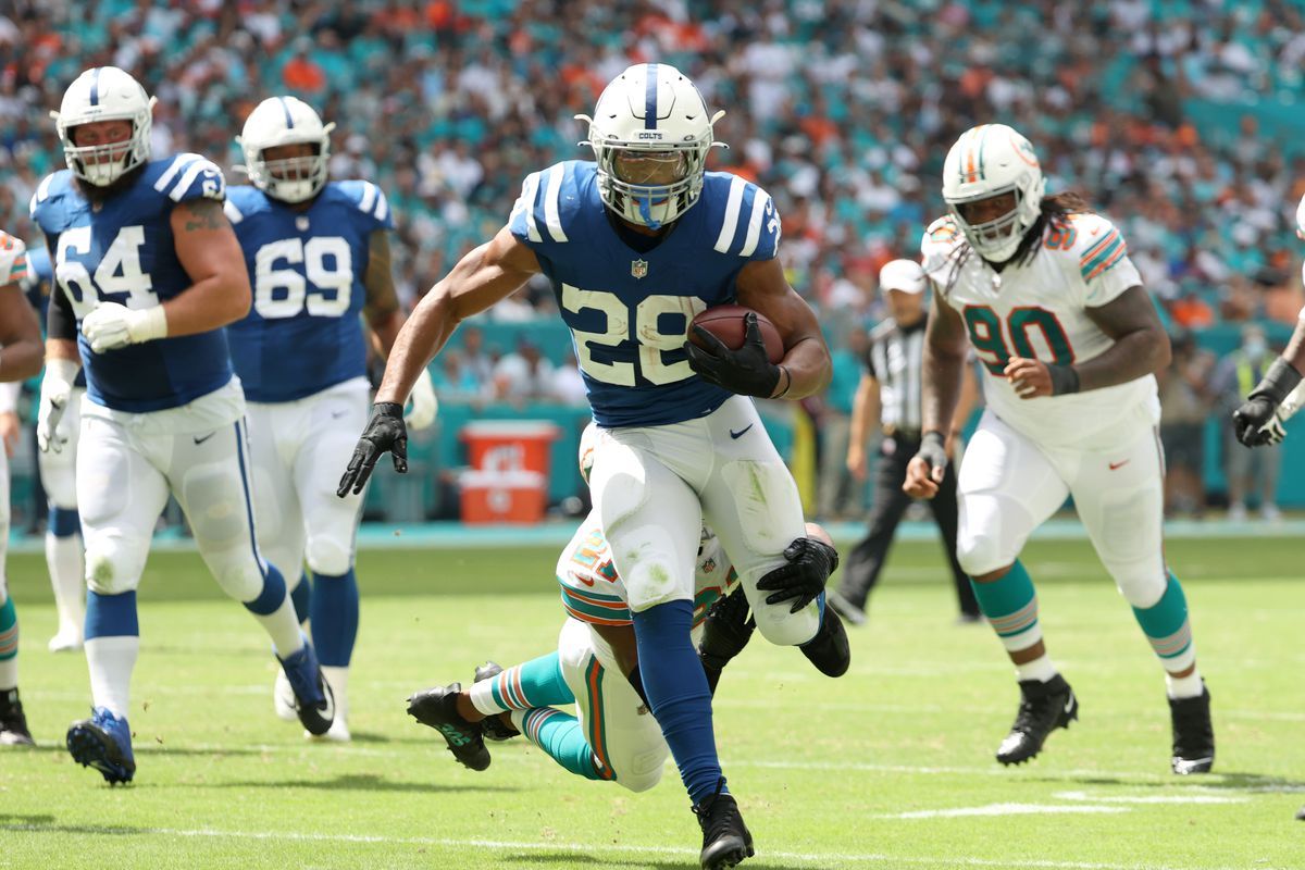 Indianapolis Colts vs. Miami Dolphins, Lucas Oil Stadium, Indianapolis ...