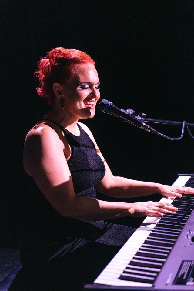 New Years Eve with Roslyn Horsfall, Blackwater Country Club, 31 ...