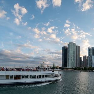 90-Minute Lake & River Architecture Tour, Wendella Tours & Cruises ...