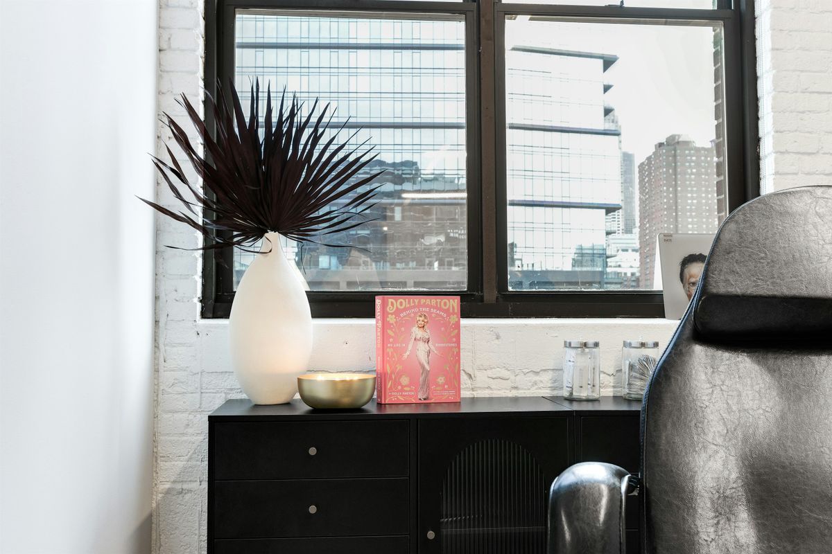 Peer Aesthetics Open House, 900 North Franklin Street, Chicago, IL, USA ...
