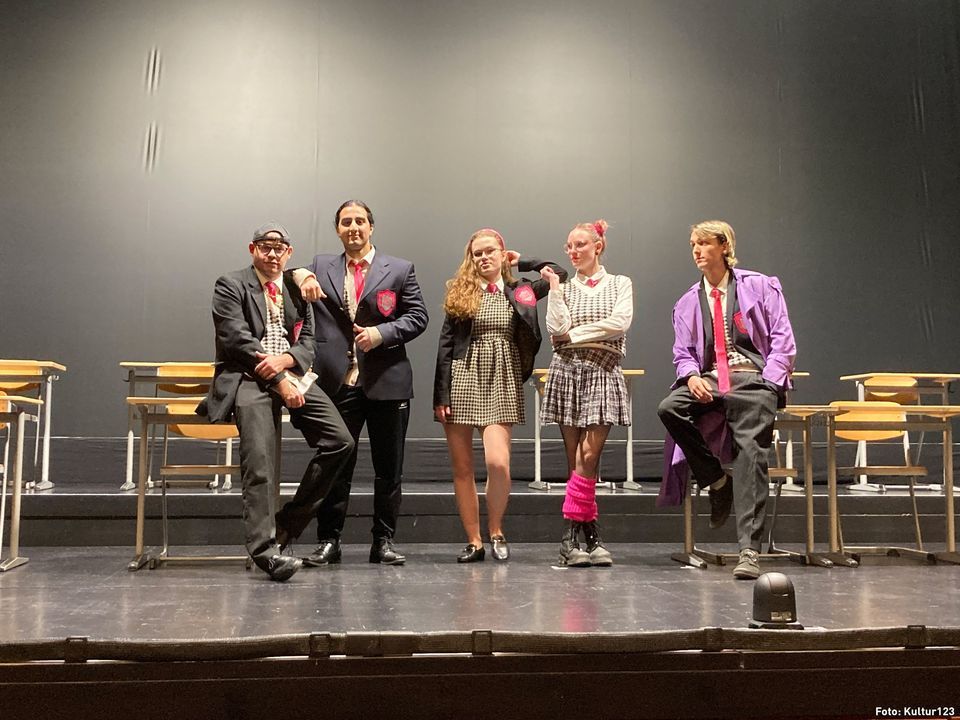 Junges Ensemble am Theater Rüsselsheim, Theater Rüsselsheim, Hofheim ...