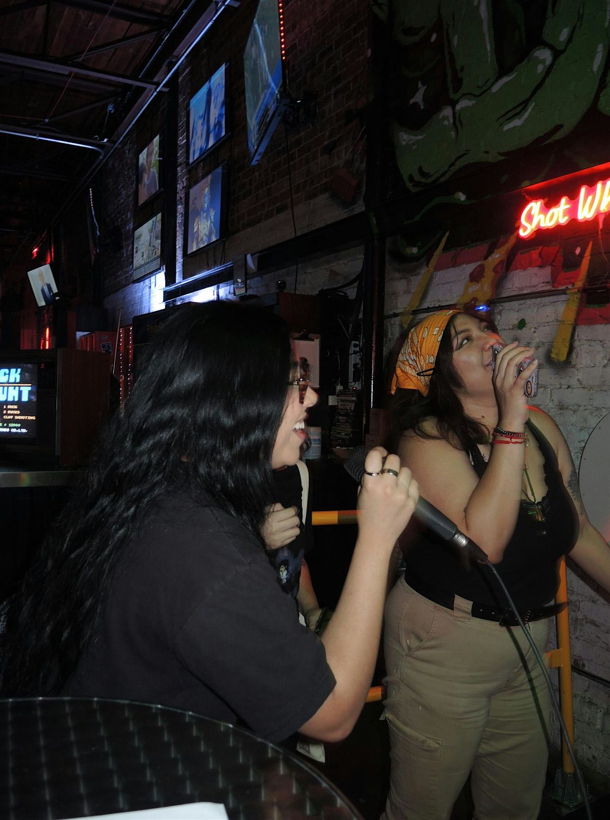 Karaoke Night Live! at grungy retro arcade, Round Two, Dallas, 7 April ...