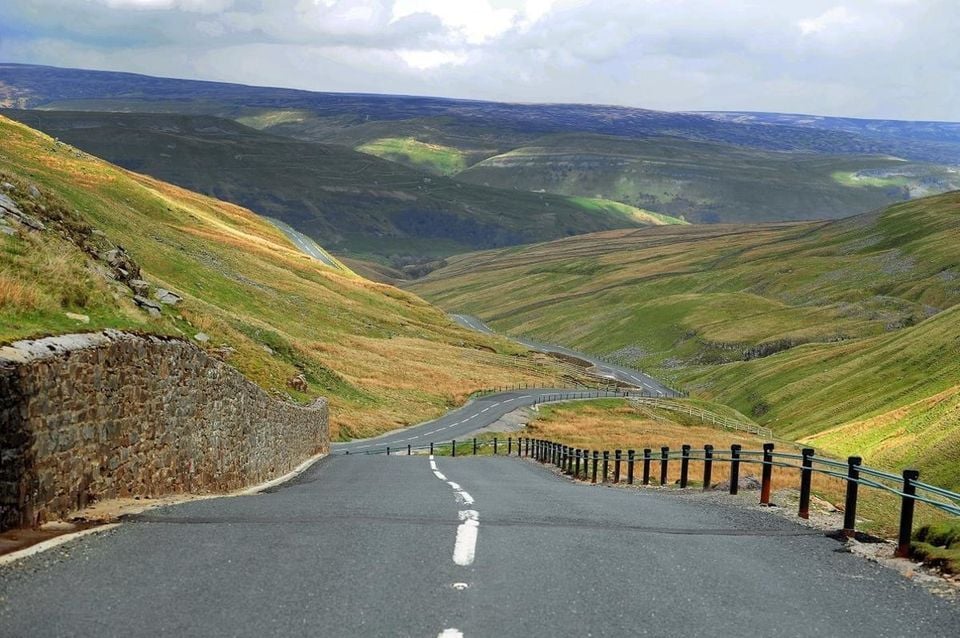 ACNE Buttertub Pass drive to Hawes for Fish & Chips and Ice-cream ...