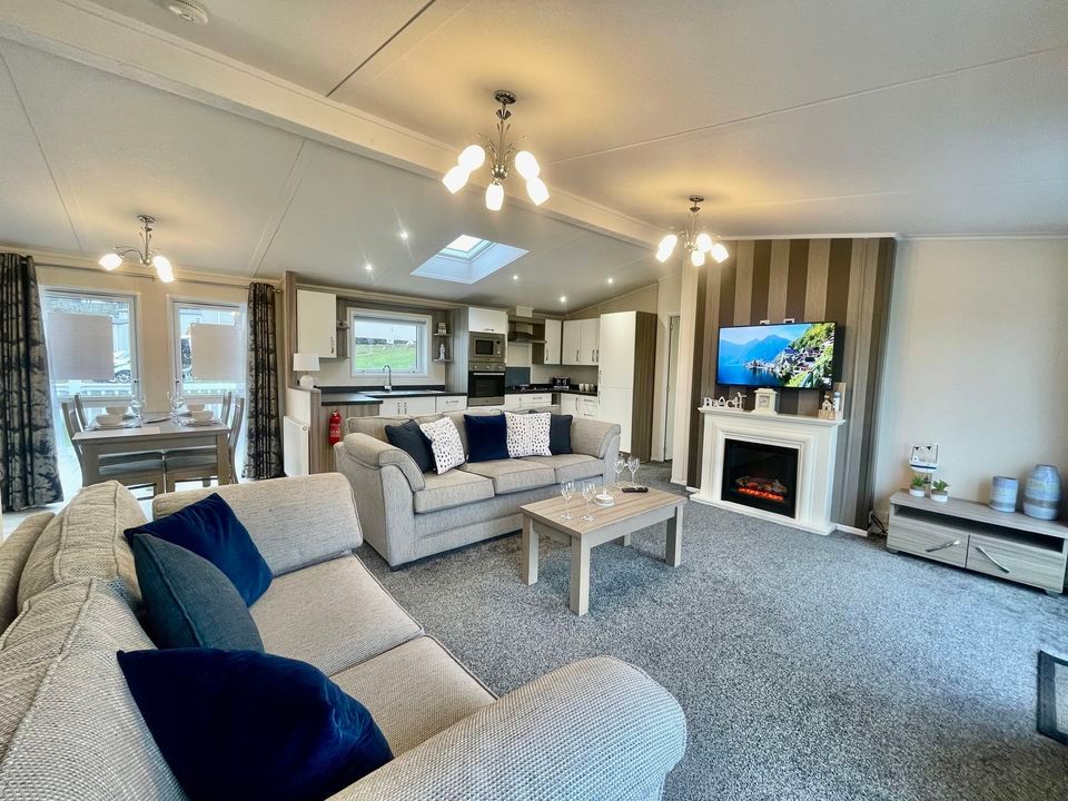 LODGE OPEN DAY THIS EASTER ?, Polperro Holiday Park, Cornwall, Looe, 7 ...