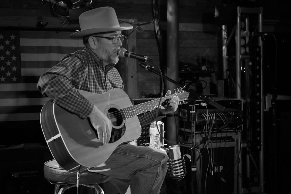Brad Thomas LIVE!! @Dog n Bone, Dog 'n' Bone, The Hills, 2 December ...