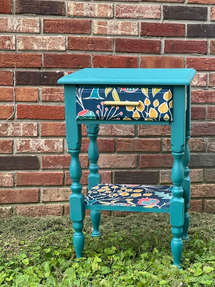 Nichee LLC @ Villaris Market, Villari's Lakeside Restaurant & Lounge ...