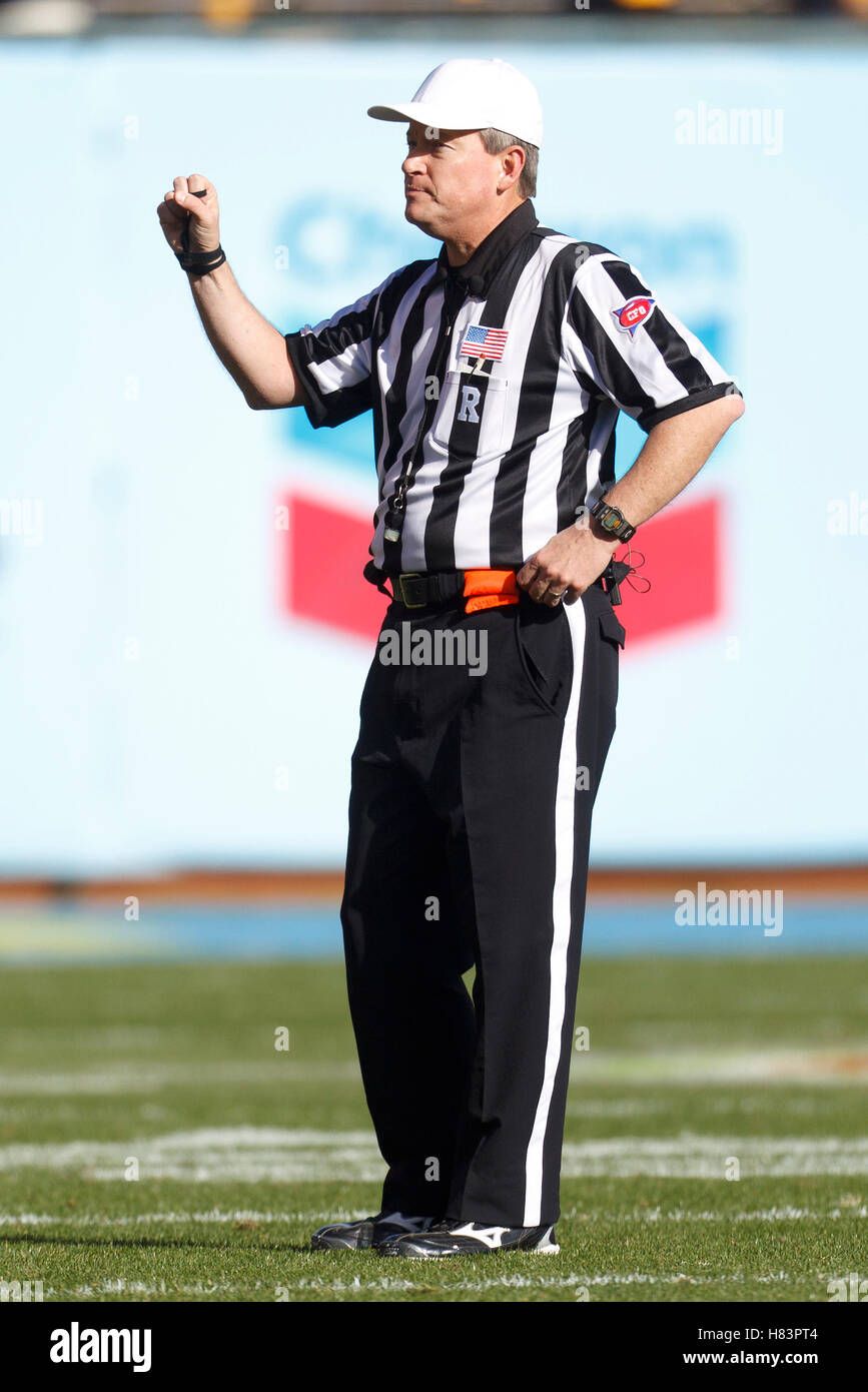 UCLA Bruins at Illinois Fighting Illini Womens Volleyball at University ...