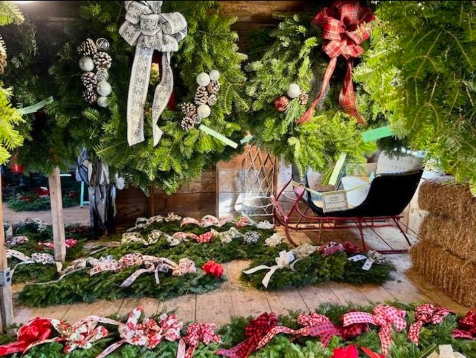 17th Annual Greens Sale, Williams Barn in Groton, 2 December 2023 ...