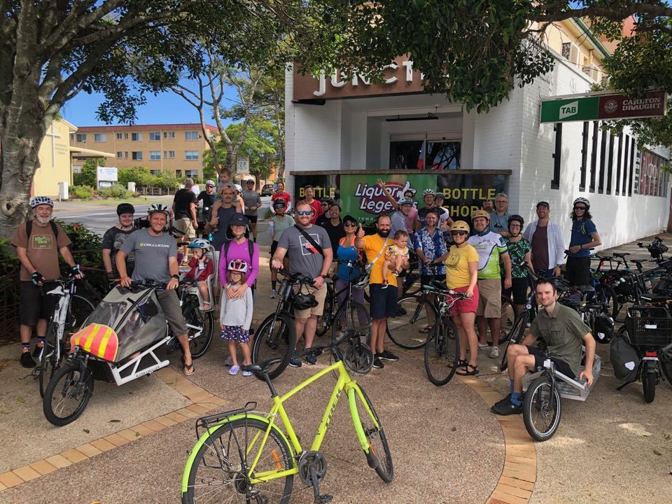 Community ride - Annerley to UQ, Ipswich Rd outside The Junction hotel ...
