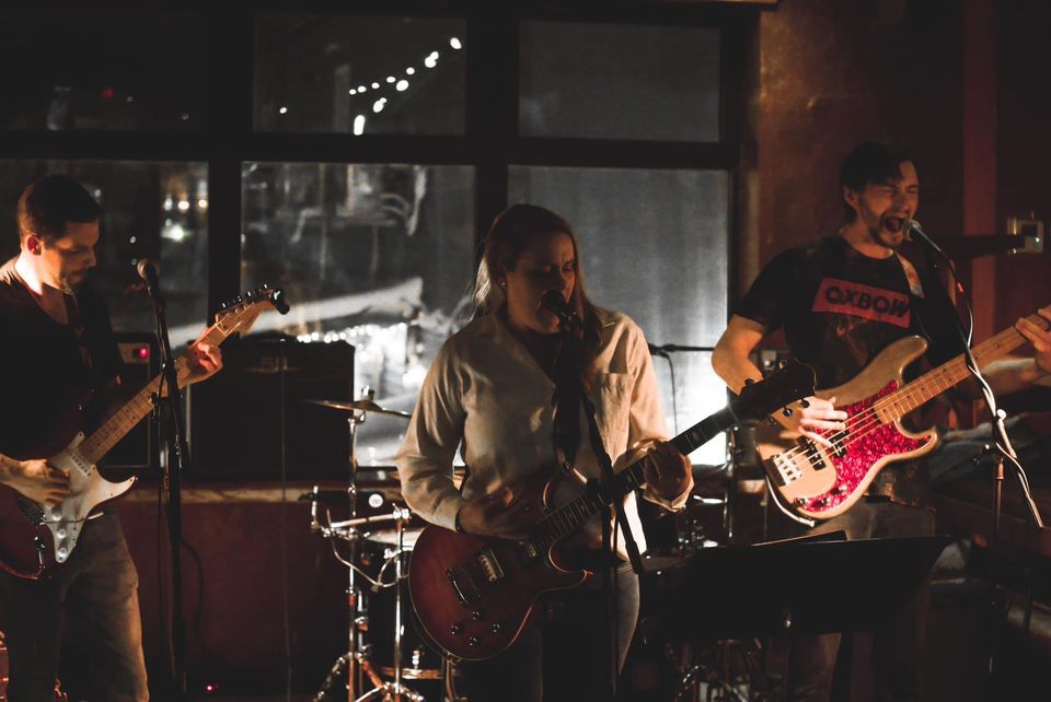 Two Minutes Out - Live at RiRa (Portland), RiRa Irish Pub, Portland ...