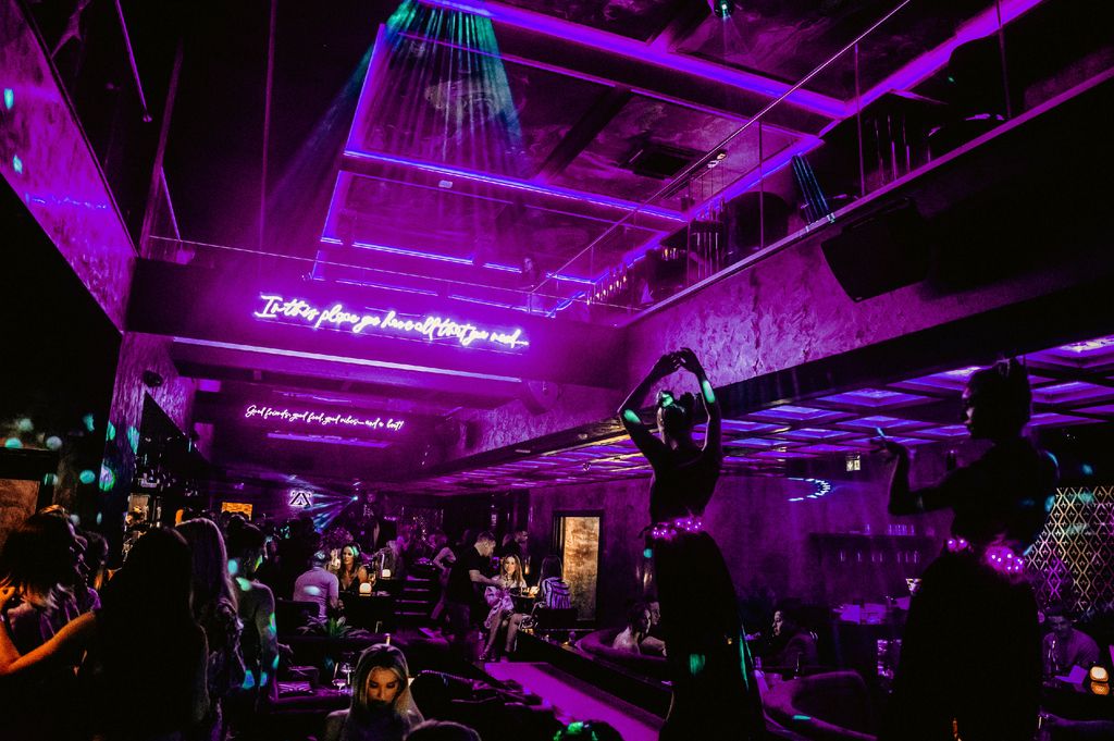 New Years Eve with Julie McKnight Live, Zenn Bar And Restaurant, Liverpool, December 31 to ...