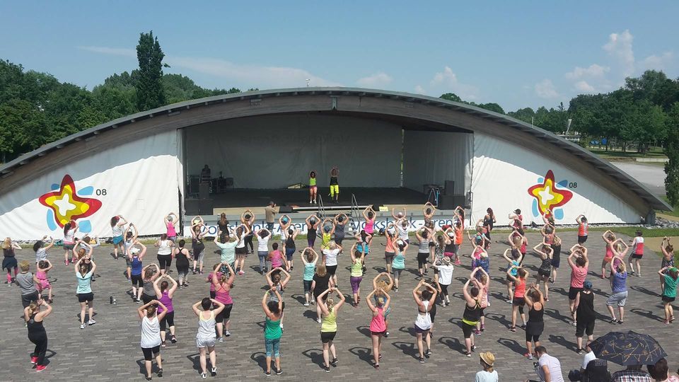 Zumba® Gold und Zumba® Fitness Open Air Classes, Gartenschaupark ...