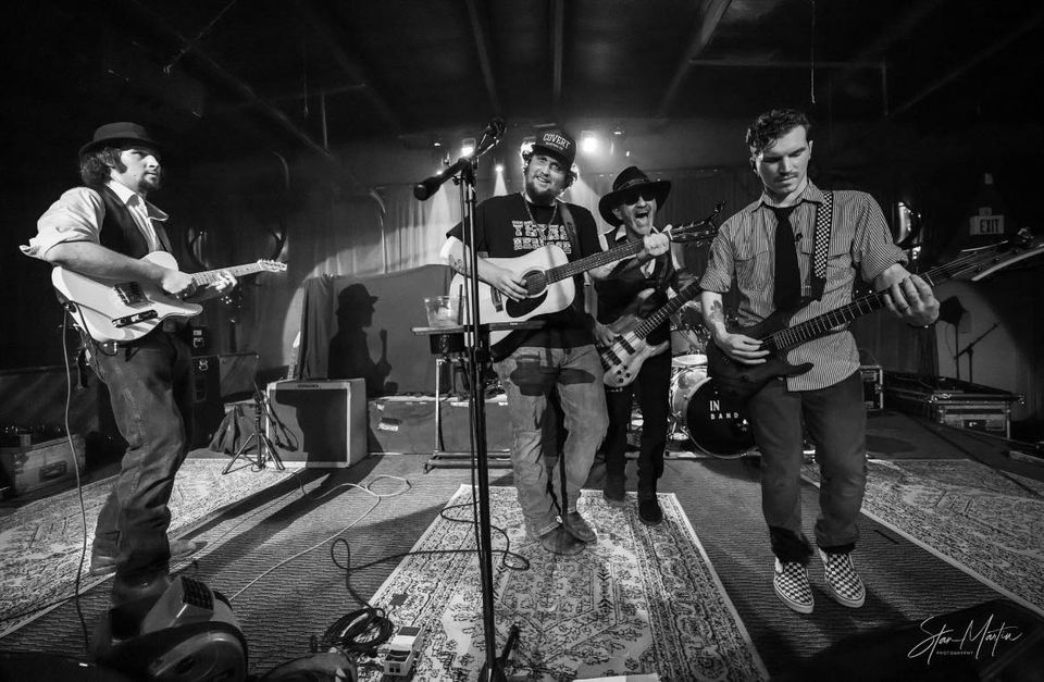 Dustin Toliver Band at Red Horse Saloon, Red Horse Saloon, Bandera, 13 ...