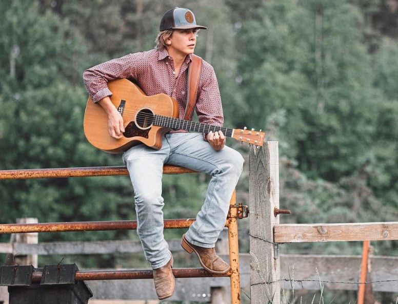 Singer Songwriters Series - Noah Kurtis, Tapatio Springs Hill Country ...